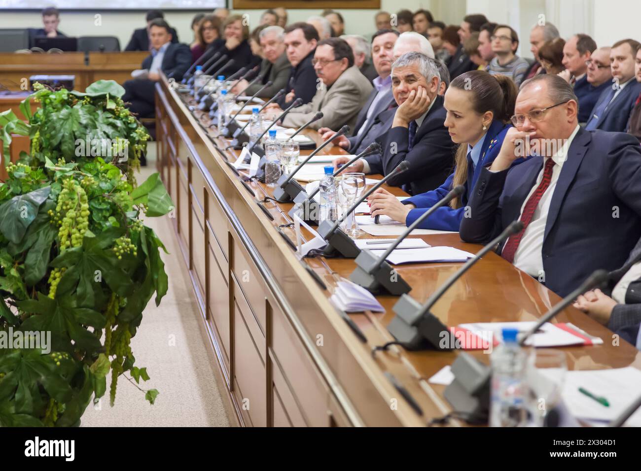 MOSCOW - MAR 21: View of the right side of the hall on Round table ...