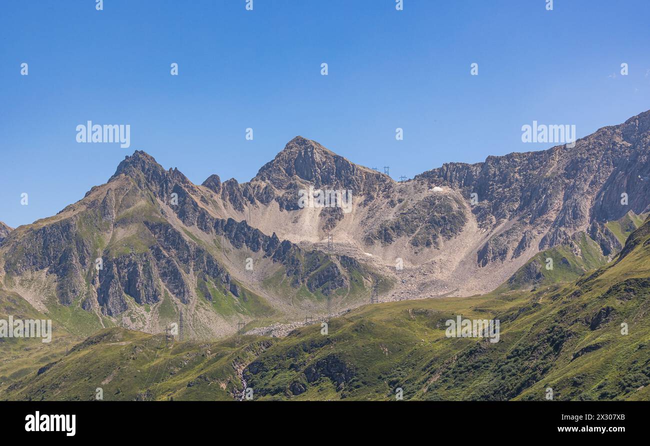 Der Passo San Giacomo stellt die Grenze zwischen der Schweiz und ...