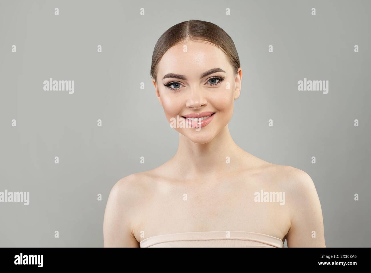 Glorious healthy model woman with beautiful skin and cute smile on ...