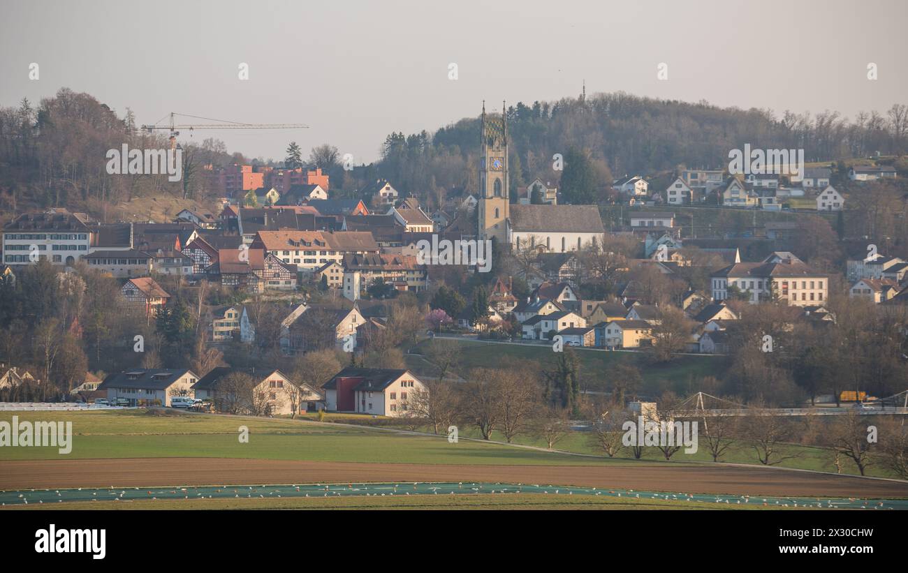 Andelfingen, Schweiz - 26. März 2022: Die Bezirkshaupstadt Andelfingen ...