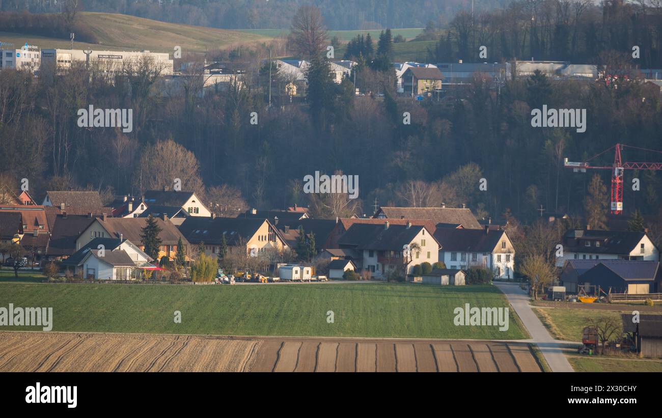Andelfingen, Schweiz - 26. März 2022: Die Bezirkshaupstadt Andelfingen ...