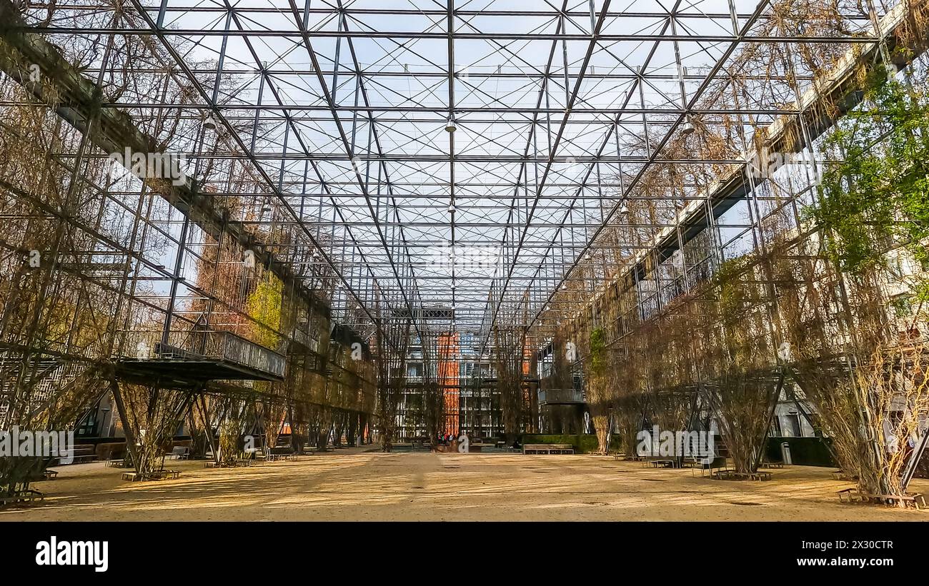 Zürich, Schweiz - 11. Januar 2022: Der MFO-Park in Oerlikon Stock Photo ...