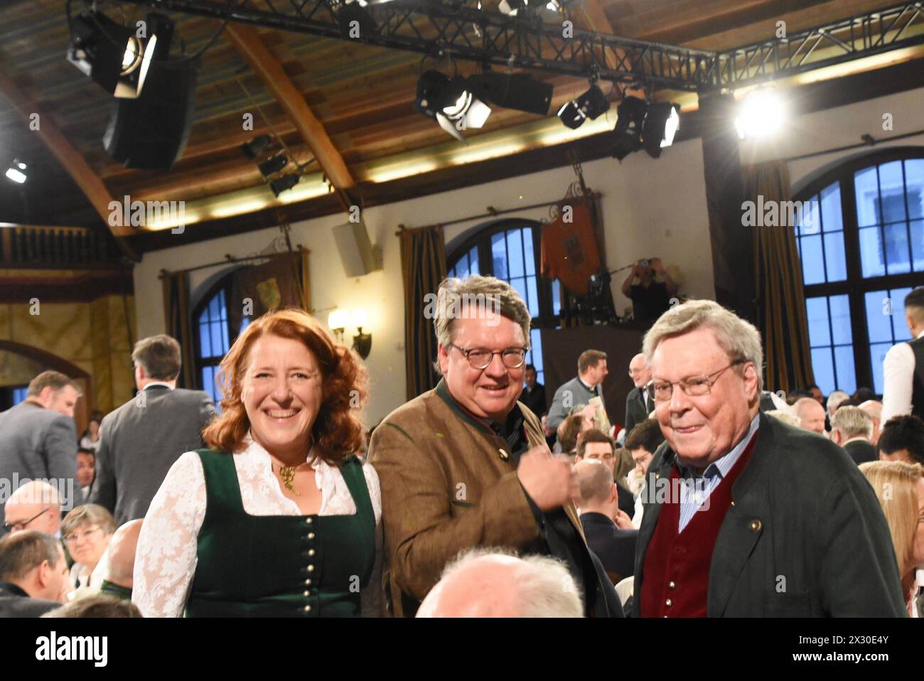 Luisec Kinseher Kabarrettistin Helmut Schleich Kabarettist Helmut ...