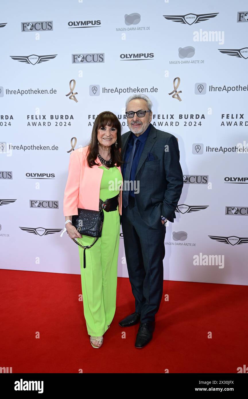 Wolfgang Stumph und Ehefrau Christine Stumph bei der Verleihung des ...