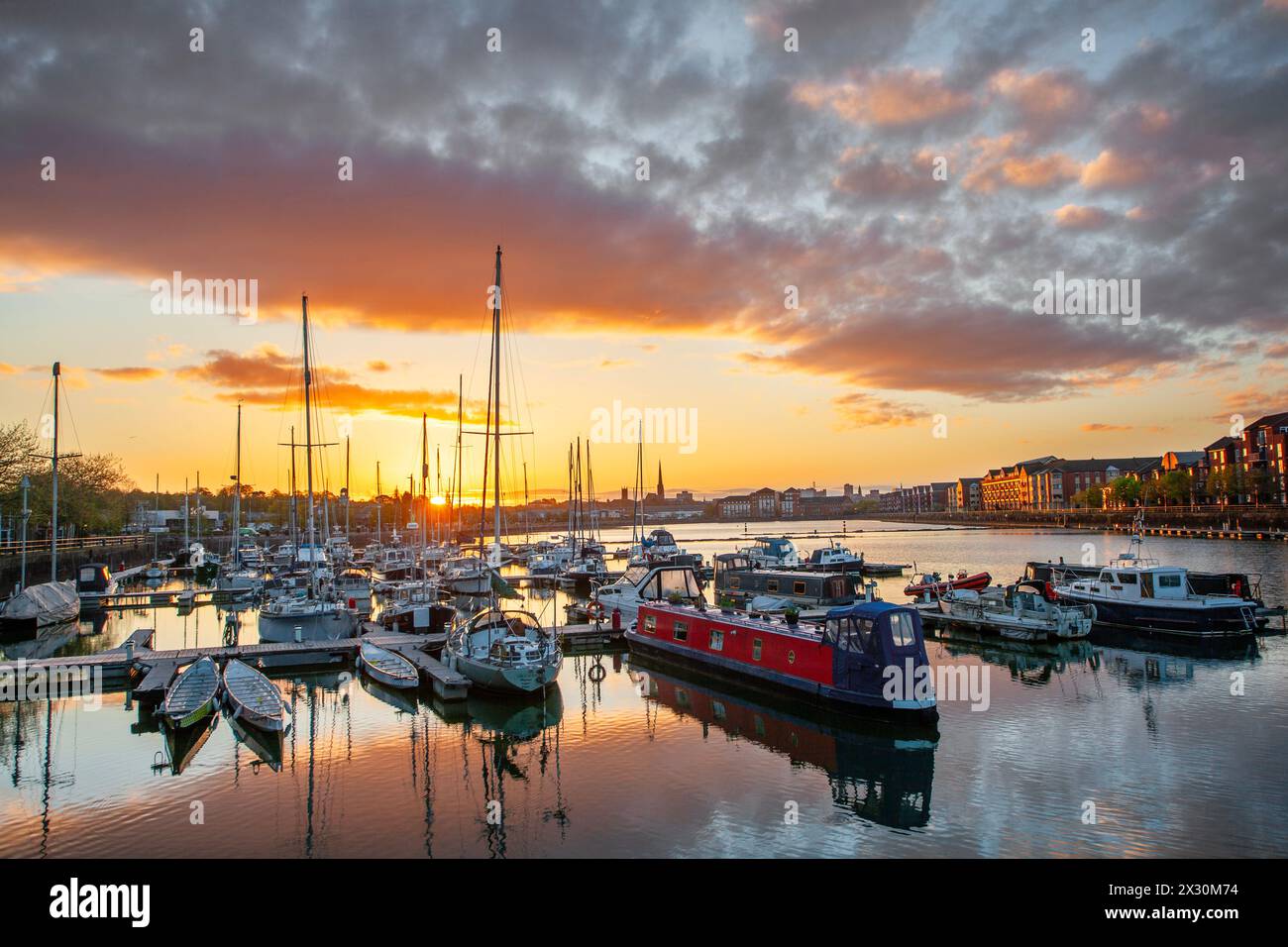 Preston, Lancashire. UK Weather. 24 Apr 2024. Calm sunny conditions as ...