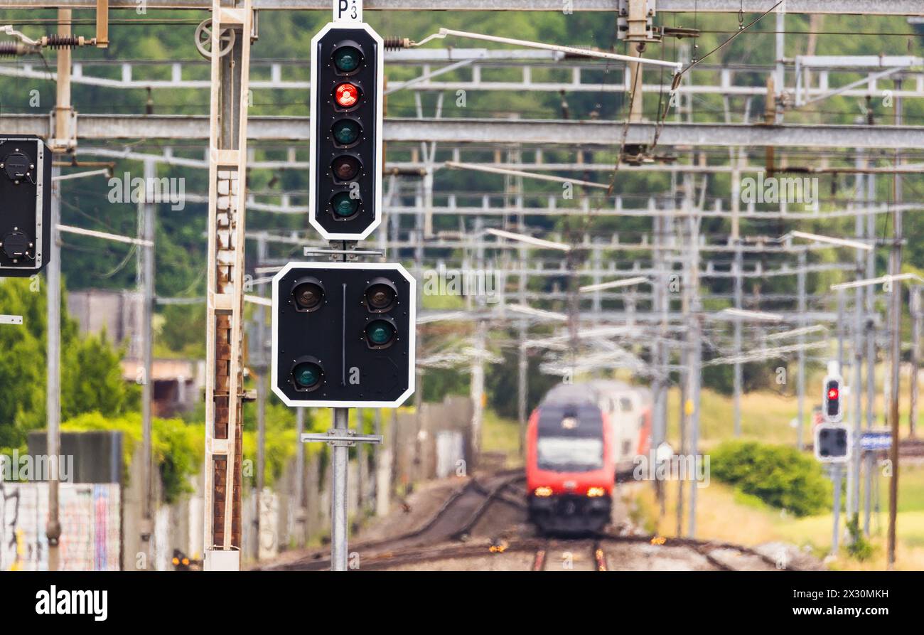 Rotes bahnsignal hi-res stock photography and images - Alamy