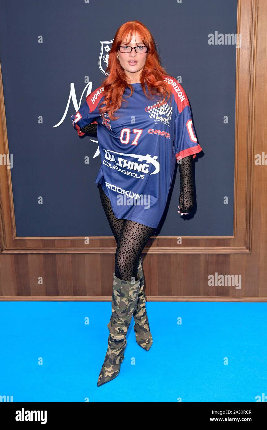 Cassy Cassau bei der Premiere der Amazon Prime Video Serie Maxton Hall ...