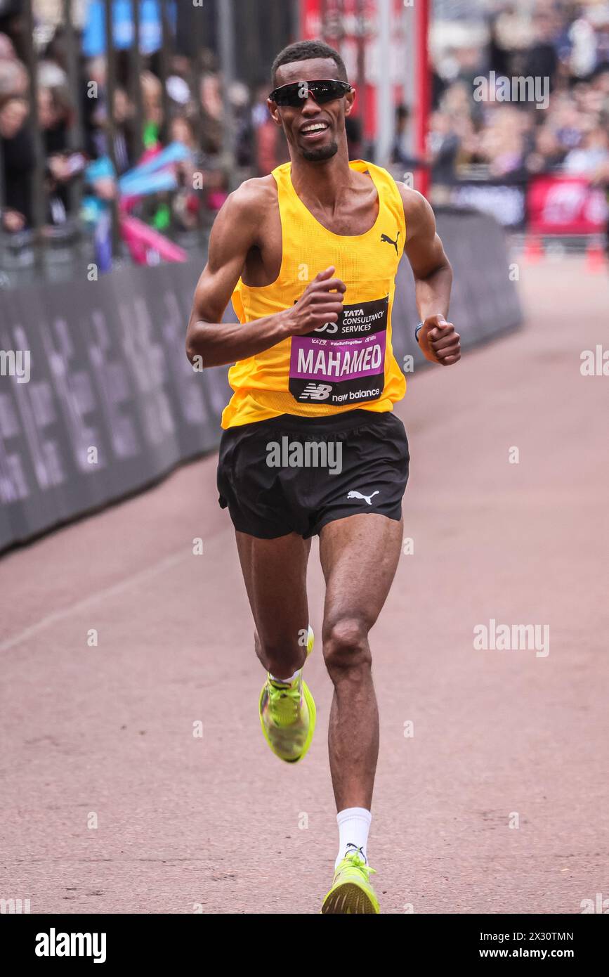 British long distance runner hi-res stock photography and images - Alamy