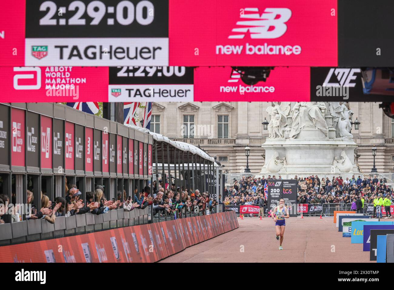 Mhairi MacLennan, first British Elite runner through, crosses the ...