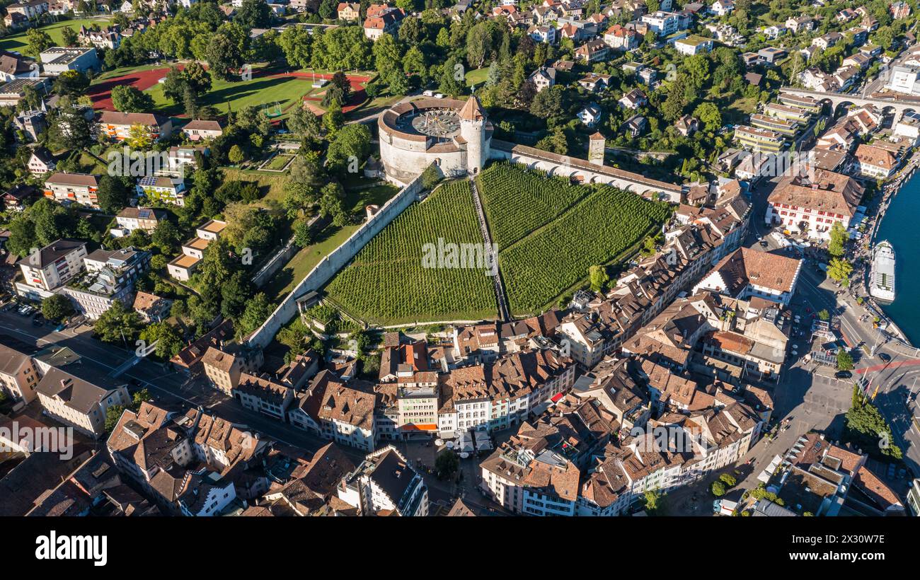 Der Munot ist eine Zirkularfestung in Schaffhausen und eines der ...