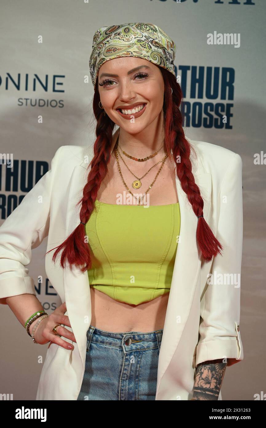 Schauspielerin Aline Jost kommt zum Charity Screening des ...