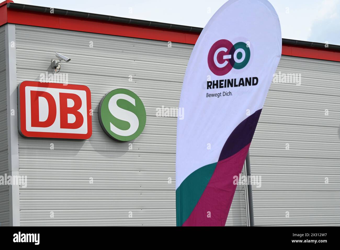 S bahn rhein ruhr logo hi-res stock photography and images - Alamy