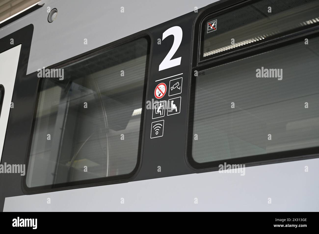 Eine S Bahn Serie ET 424 bei der Vorstellung der neuen S-Bahnen von go ...