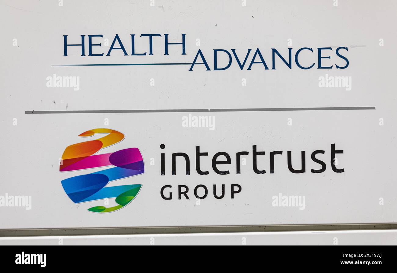 Logo der beiden in Zug ansässigen Firmen Health Advances und Intertrust ...
