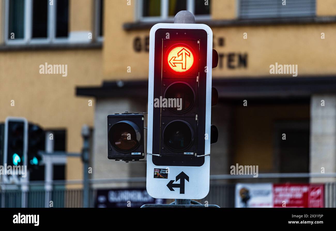 Rote verkehrsampel hi-res stock photography and images - Alamy