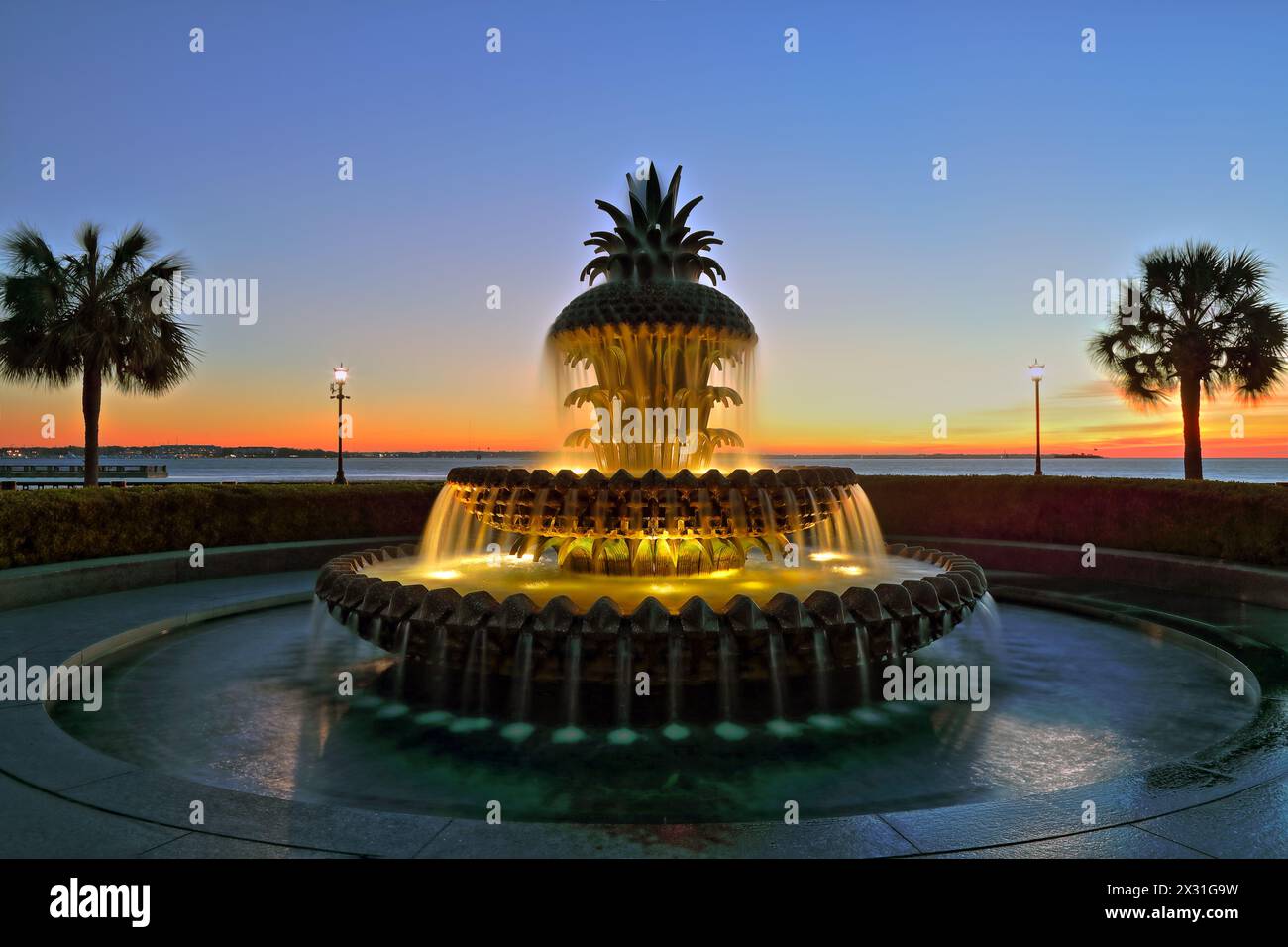 geography / travel, USA, South Carolina, Charleston, Pineapple Fountain ...