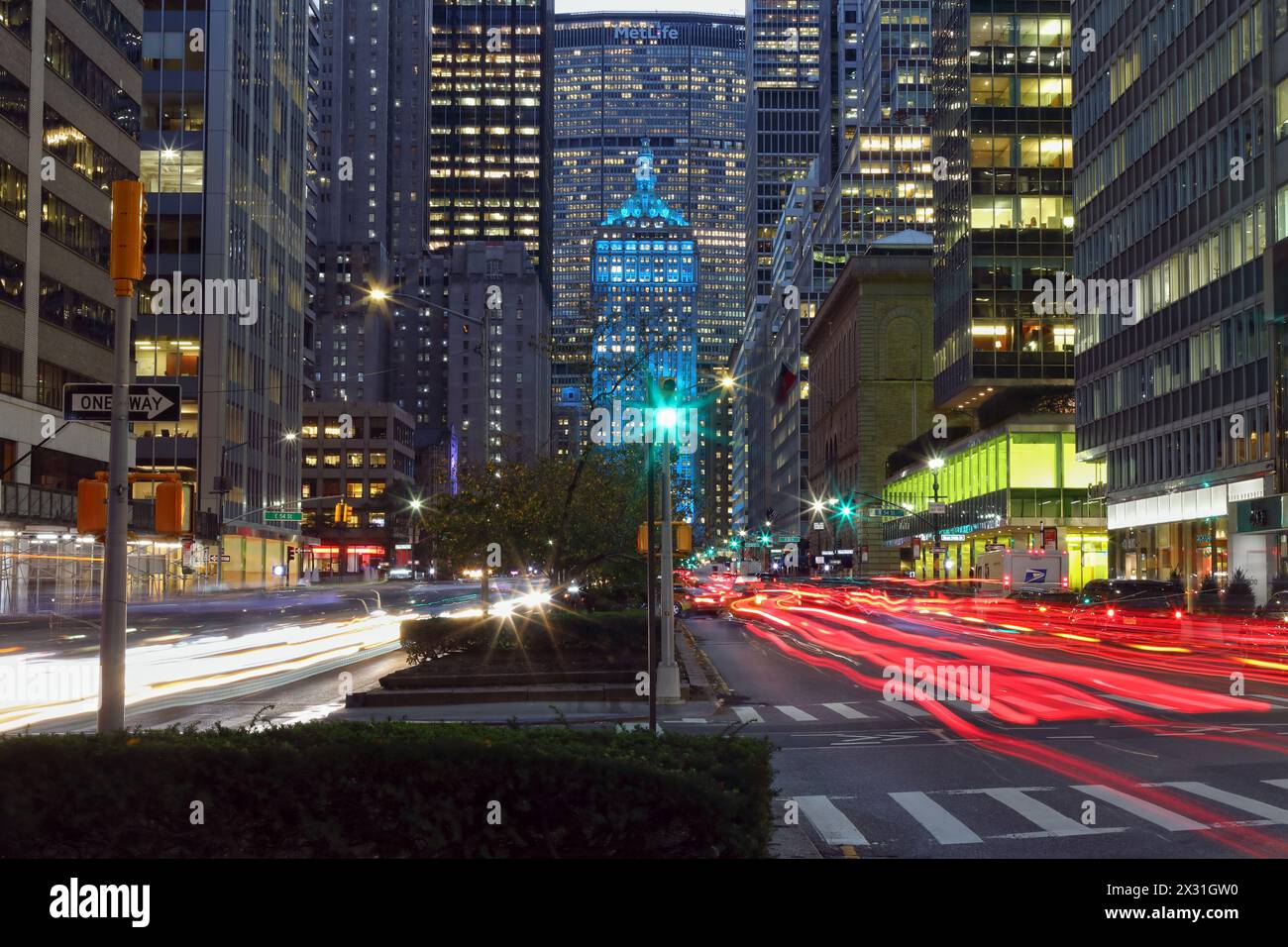 Helmsley building new york city hi-res stock photography and images - Alamy