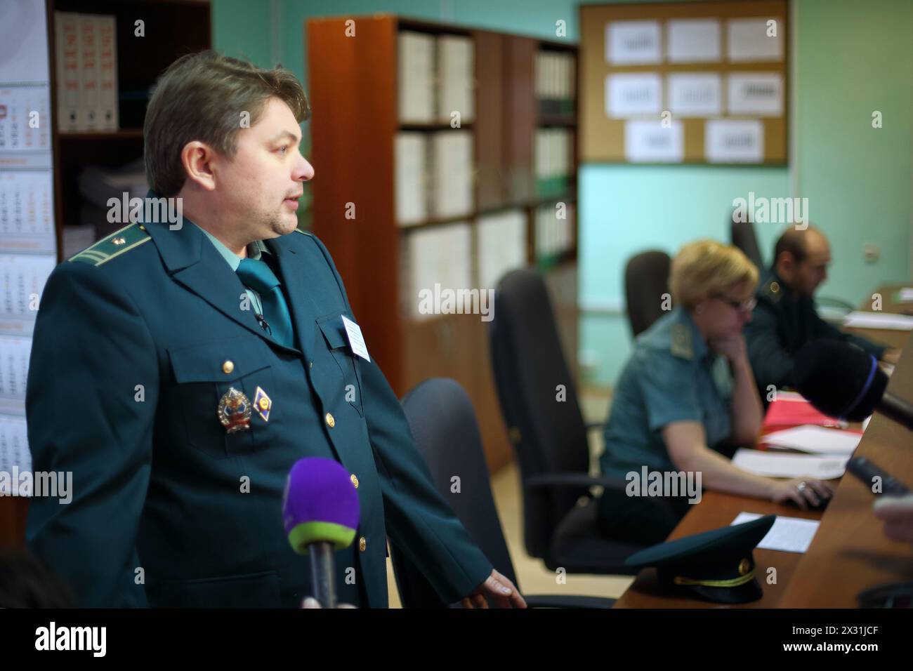 Customs officer hi-res stock photography and images - Alamy