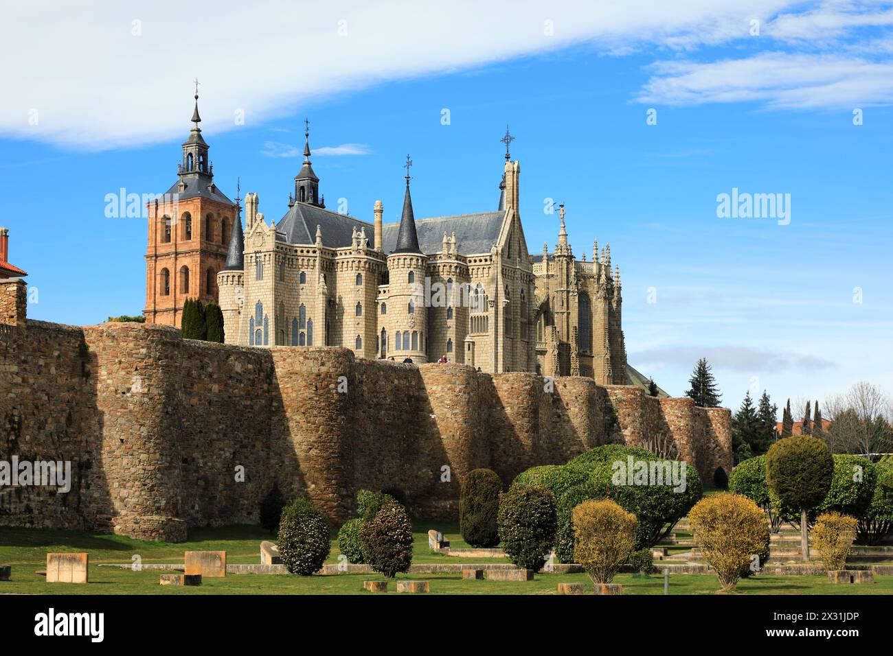 Castles of castile and leon hi-res stock photography and images - Alamy