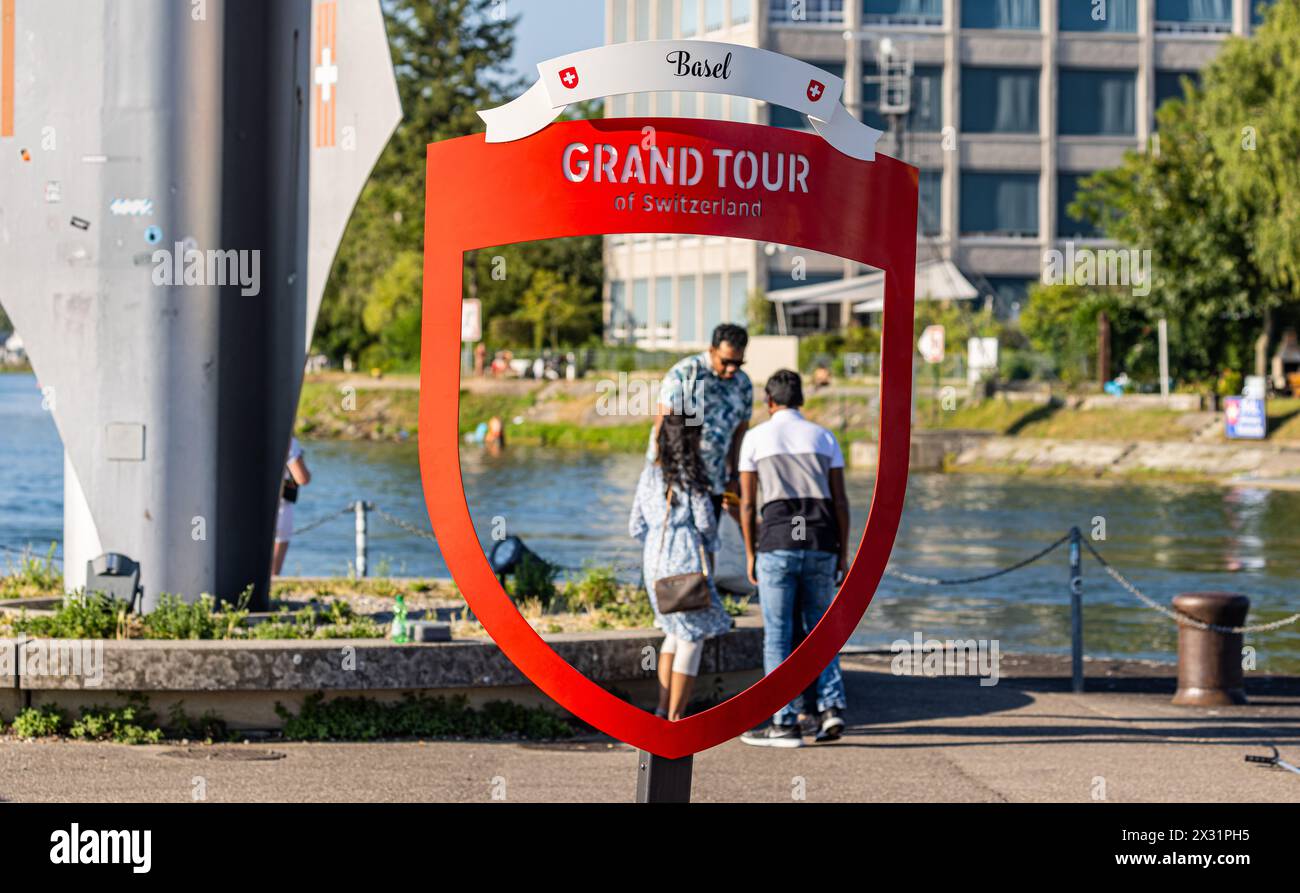 Der Fotopunkt der Grand Tour of Switzerland bei Dreiländereck in Basel ...