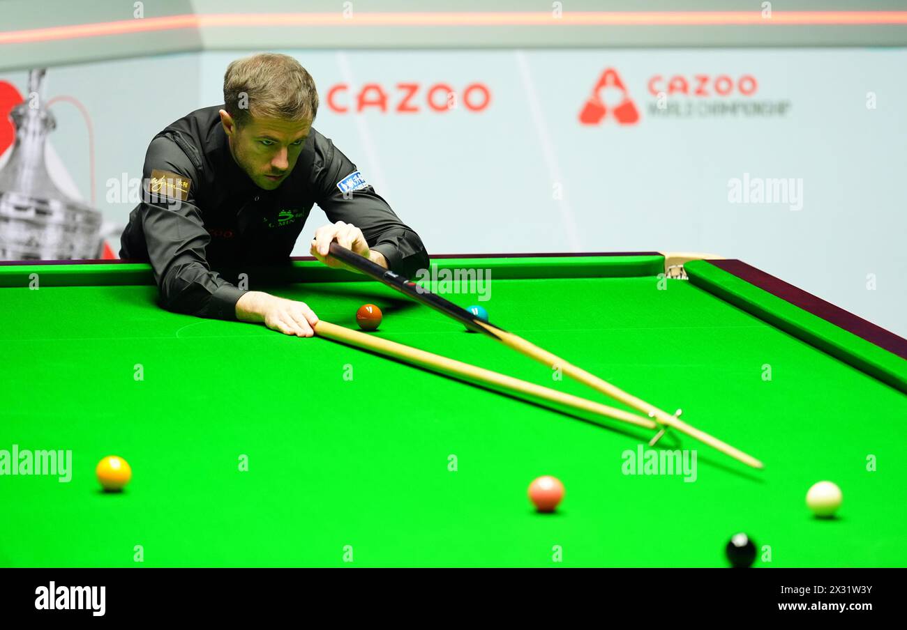 Jack Lisowski during the match against Ding Junhui on day five of the ...