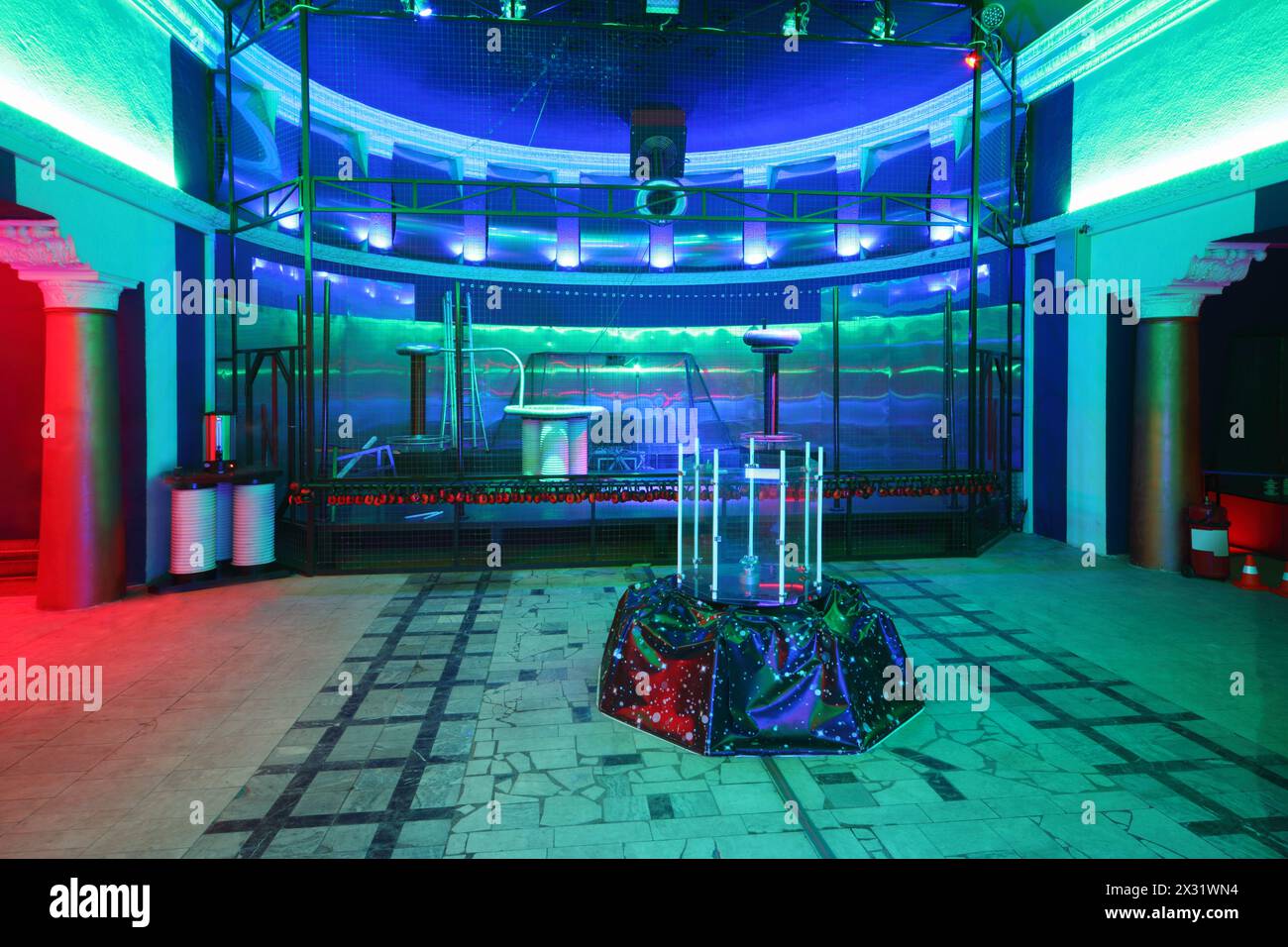Stage grid presentation attraction megavolt hi-res stock photography ...