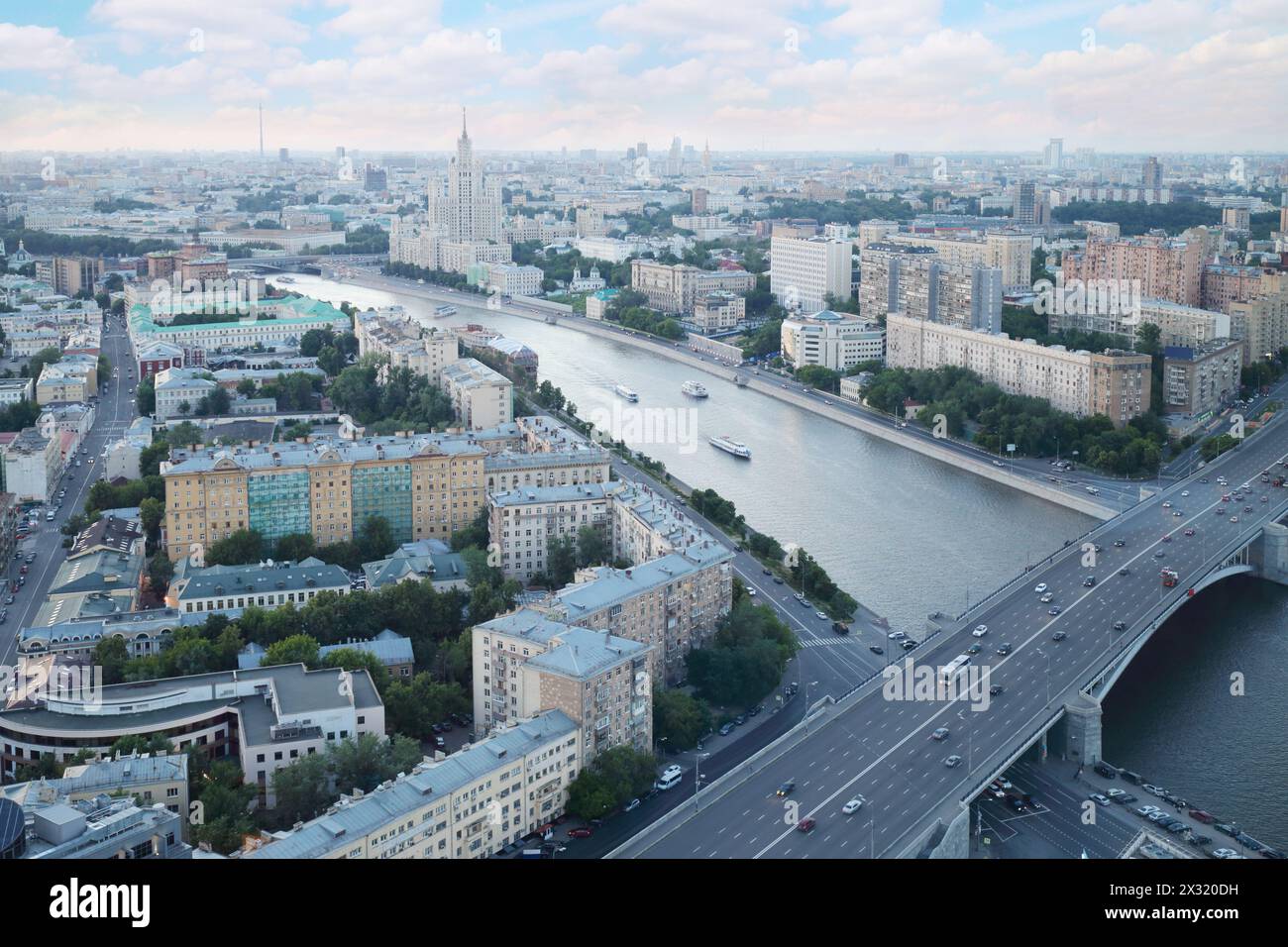 Big bridge krasnokholmsky ship hi-res stock photography and images - Alamy