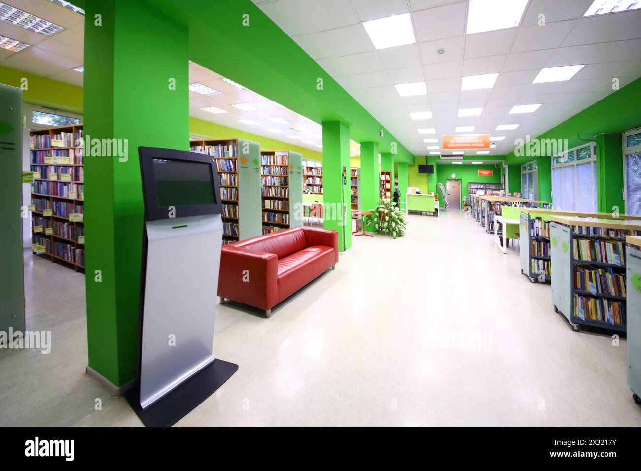 Modern library interior lot hi-res stock photography and images - Alamy