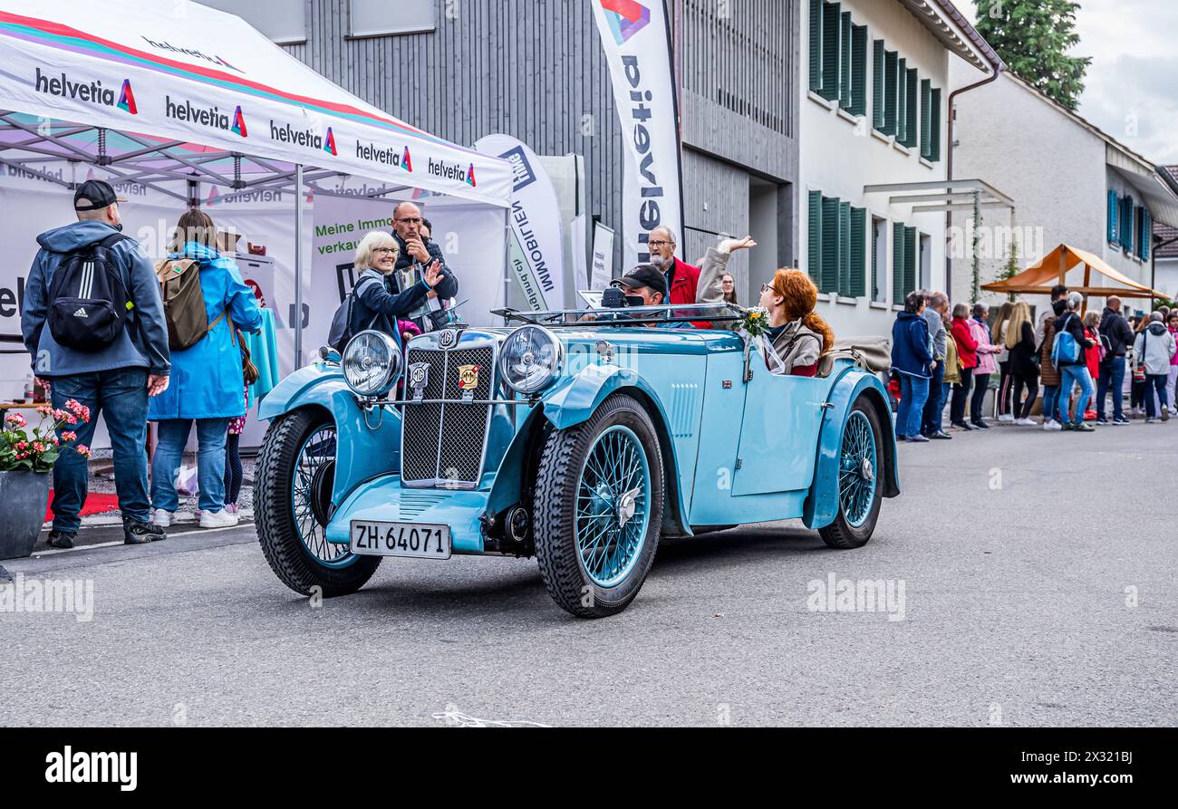 Ein MG F-Type Magna mit Baujahr 1931 fährt während dem Oldtimercorso an ...