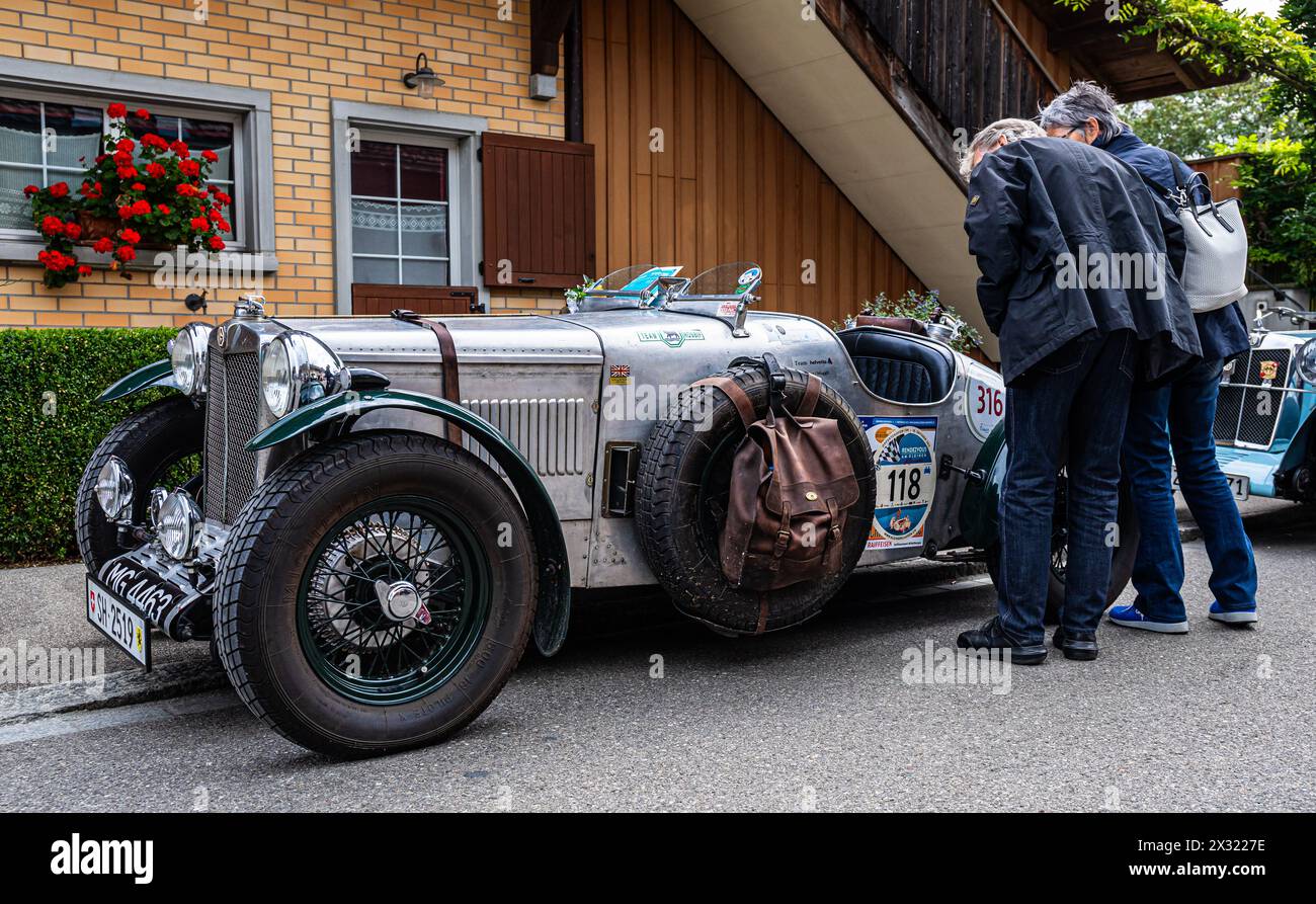 Ein MG TA Special Roadster mit Baujahr 1937 steht nach dem ...