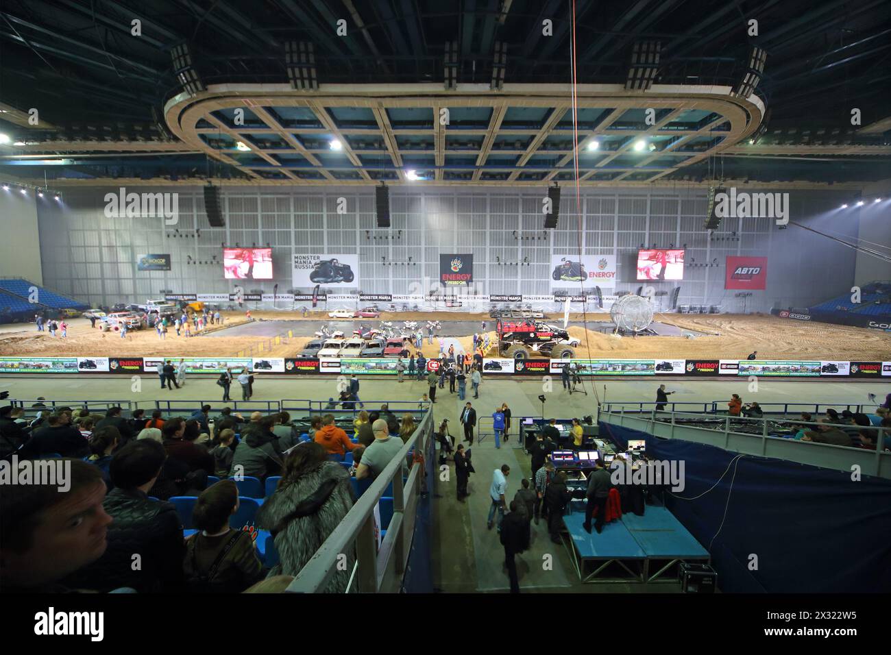 MOSCOW - MAR 23: Spectators and arena with participants of Show Monster ...