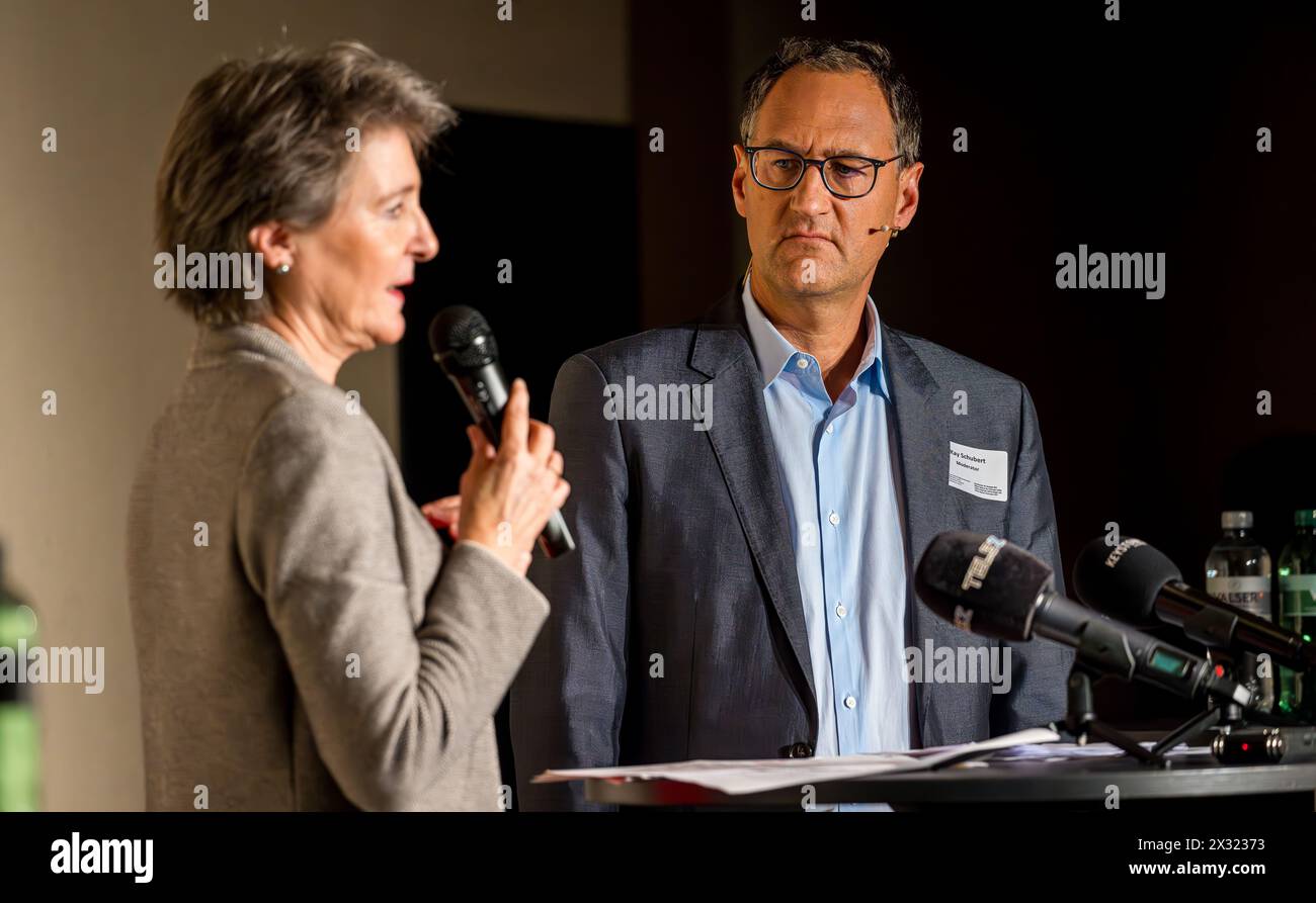 Kay schubert moderator hi-res stock photography and images - Alamy