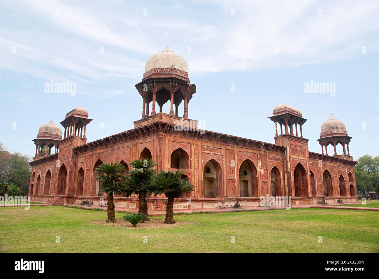 Mariam tomb sikandra hi-res stock photography and images - Alamy