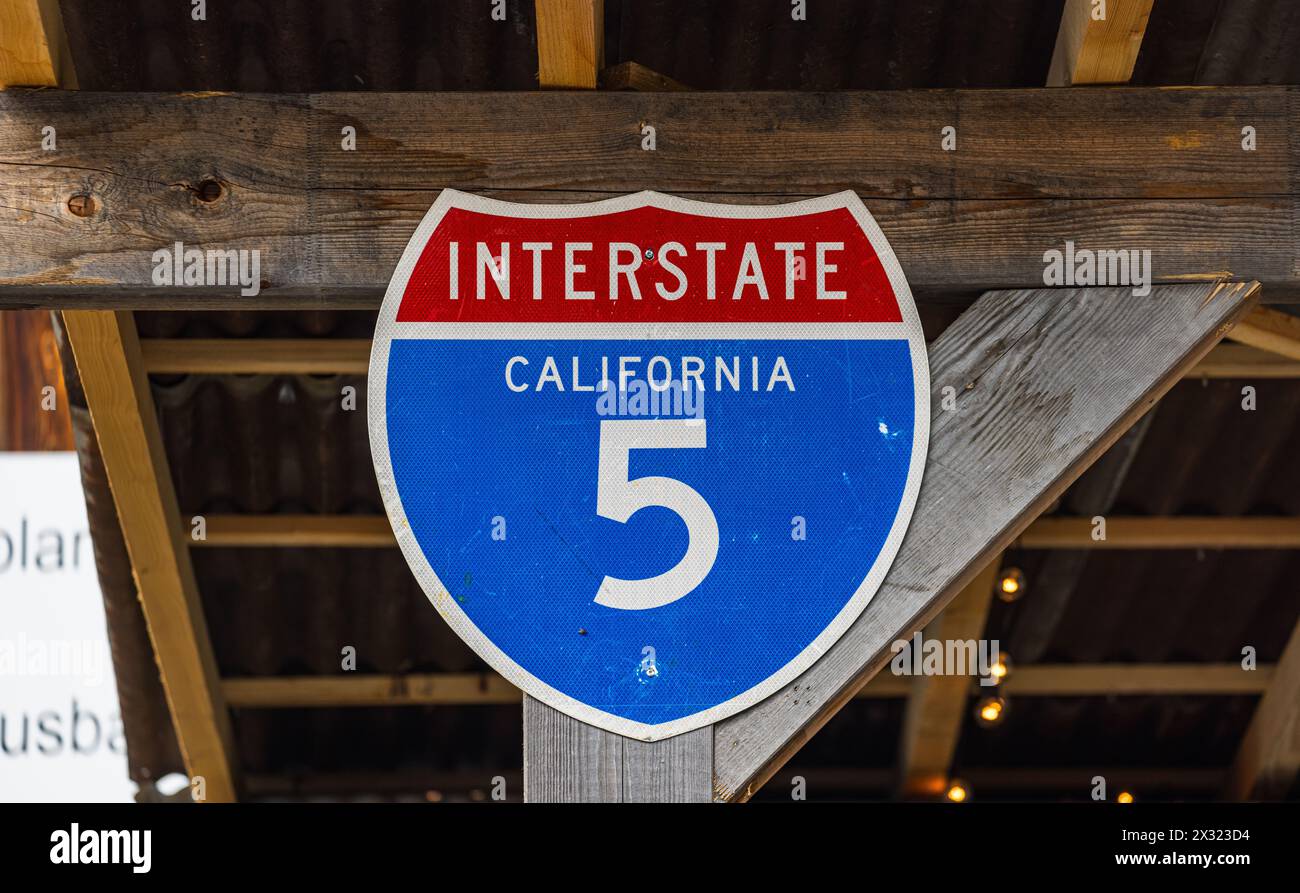 Schild der Interstatie 5 California an der Herbstmesse Rafz. (Rafz ...