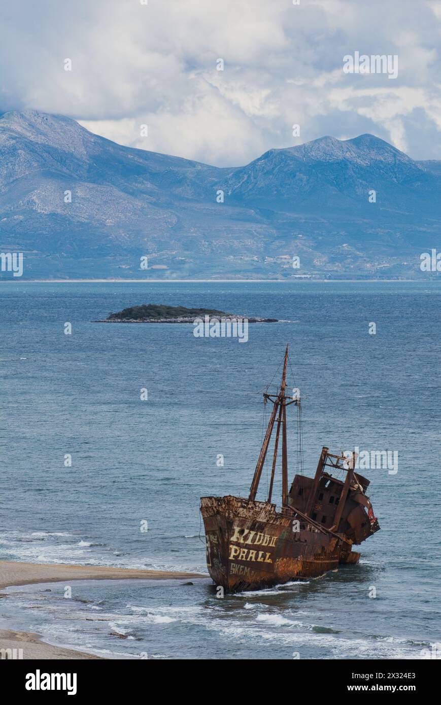 Dimitrios aka (Klintholm) Shipwreck stranded on Valtaki beach and left ...