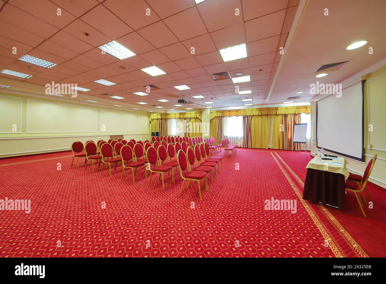 Convention hall floor hi-res stock photography and images - Alamy