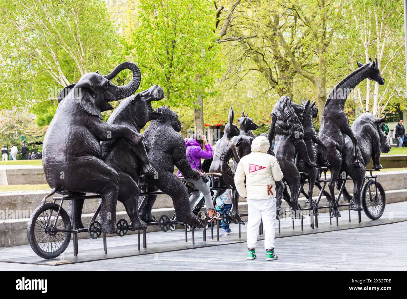 Gillie and marc statue along the River Thames in London, UK Stock Photo ...
