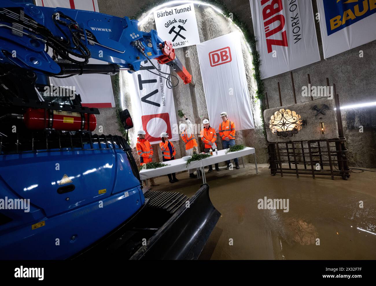 Munich, Germany. 24th Apr, 2024. Lukas Prediger (l-r), tunnel sponsor ...