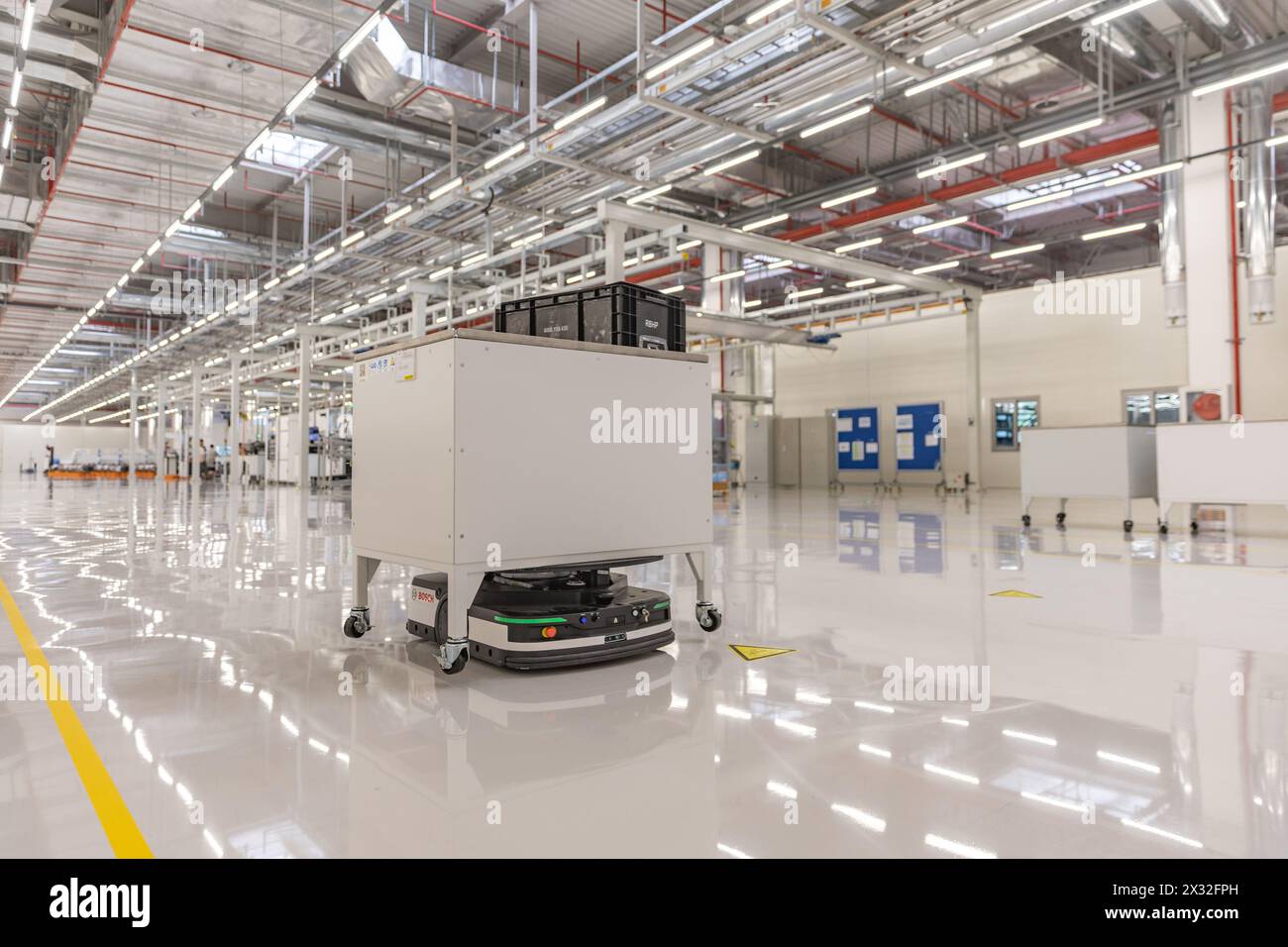 Chongqing, Ltd. in southwest China's Chongqing Municipality. 19th Apr ...