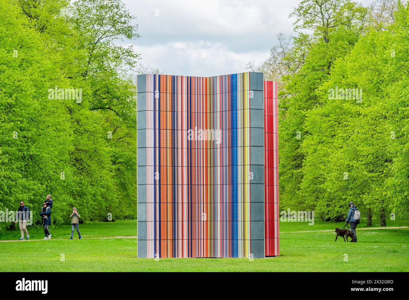 London, UK. 24th Apr, 2024. STRIP-TOWER (2023) by Gerhard Richter (aged ...