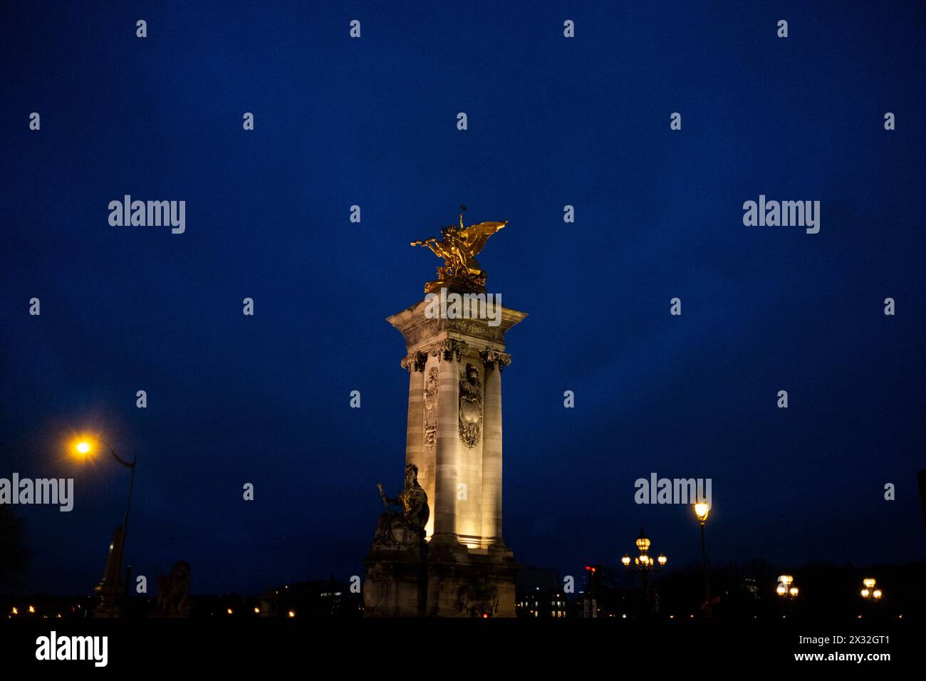 Capital de colonne ionique hi-res stock photography and images - Alamy