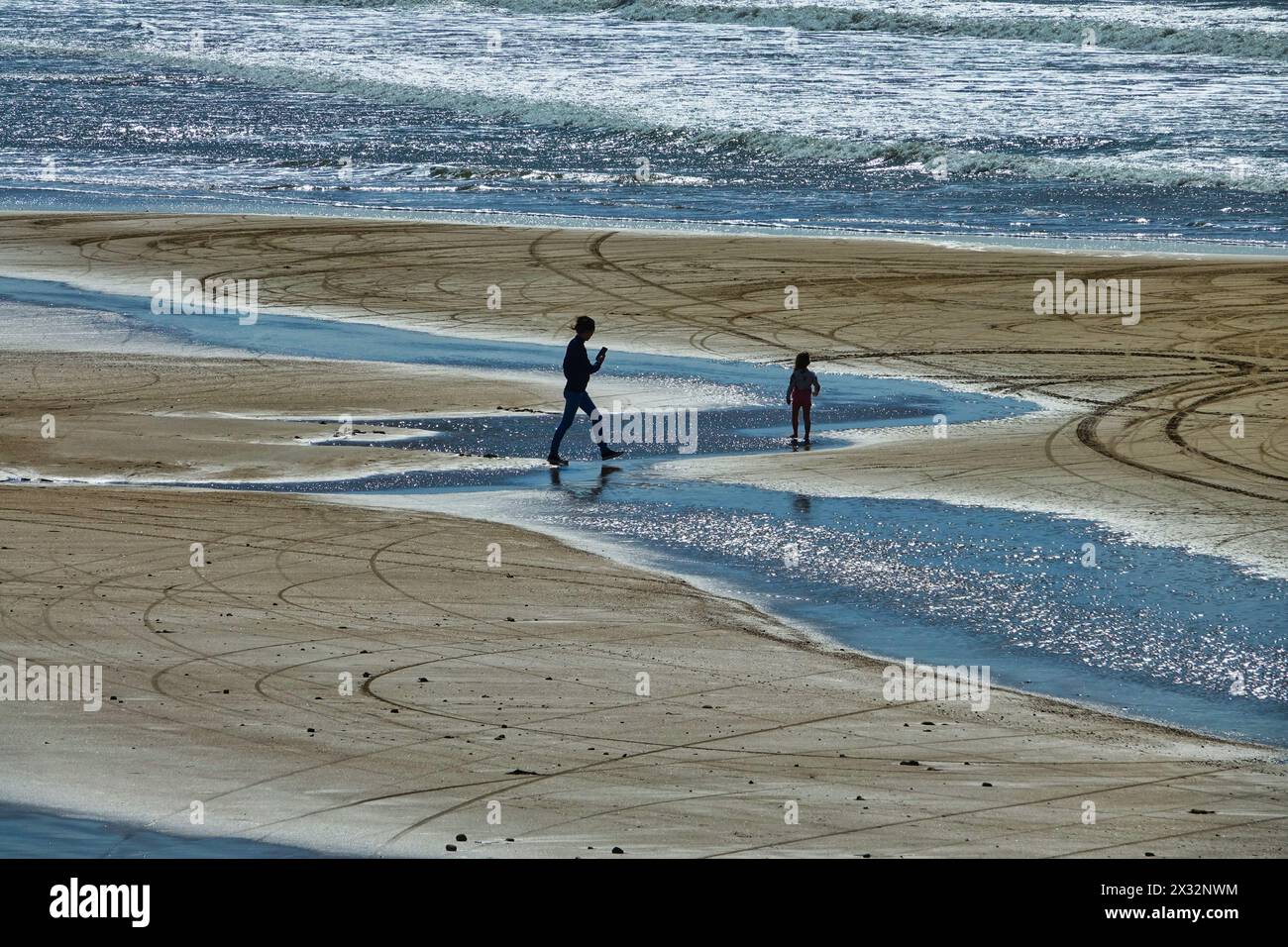 Glorious beach scene blue hi-res stock photography and images - Alamy