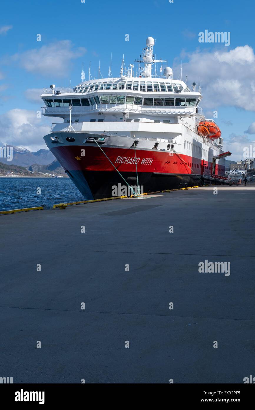 Richard with cruise ship hi-res stock photography and images - Alamy