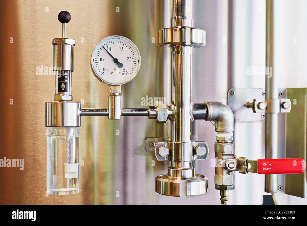 Manometer equipment of brewery, shut-off valve Stock Photo - Alamy