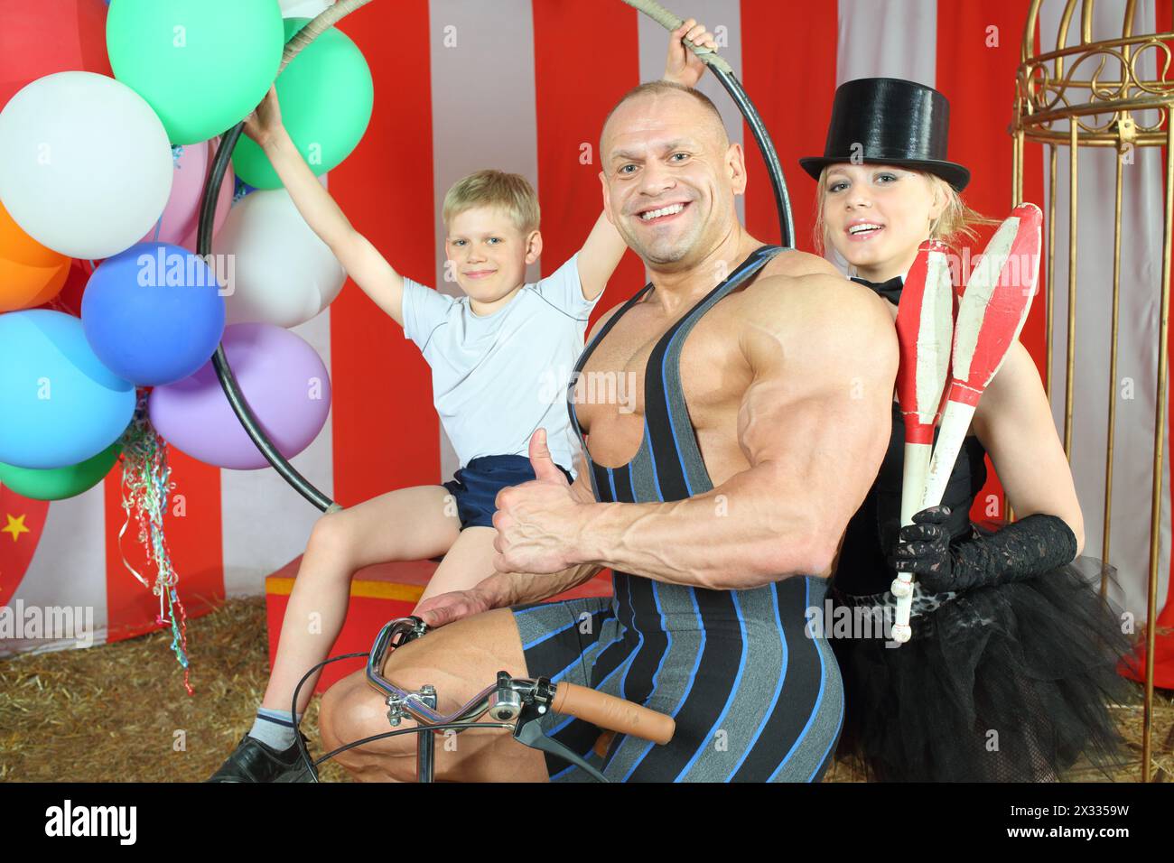 Red and white striped circus tent hi-res stock photography and images ...