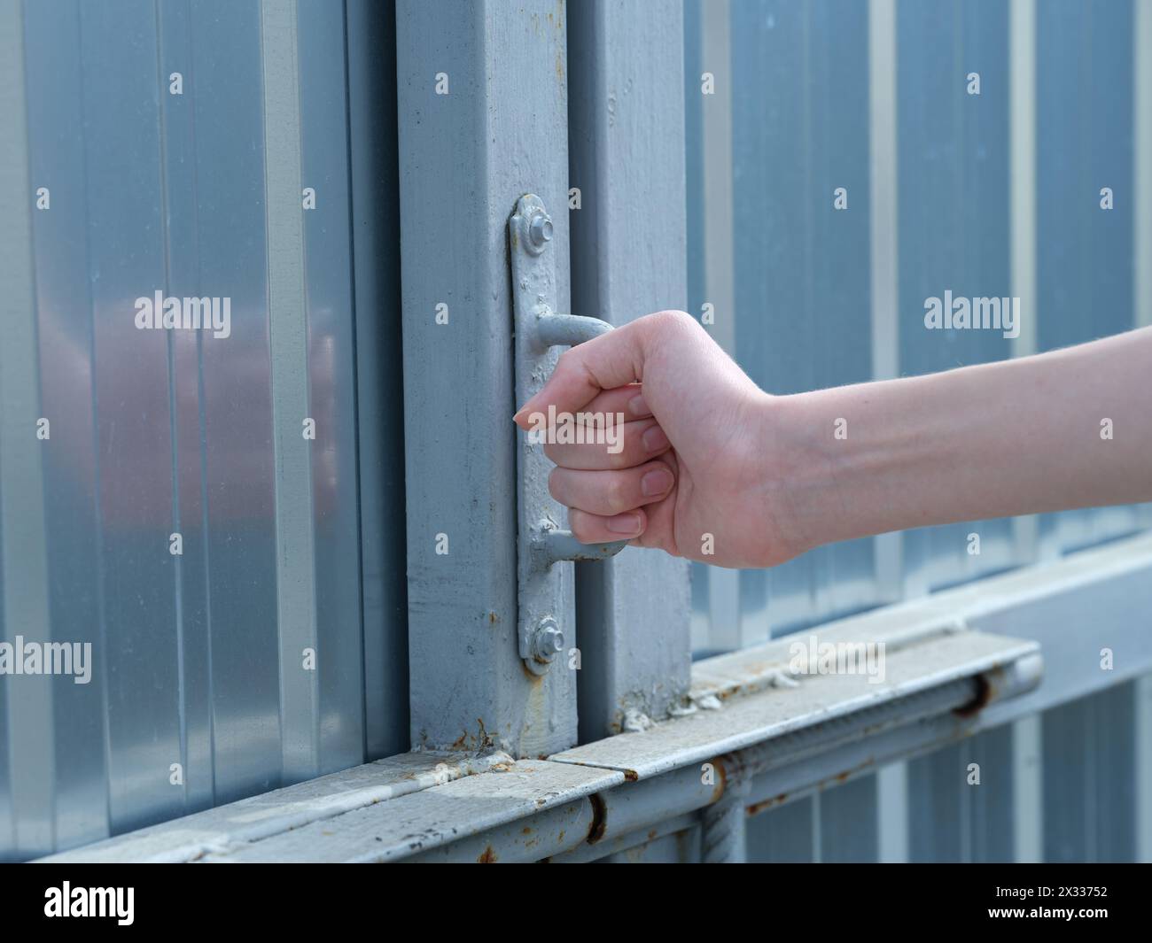 Opening gate gate hi-res stock photography and images - Alamy