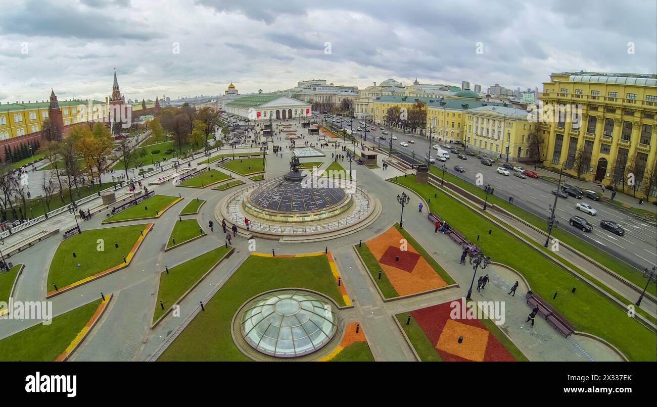Red square moscow view hotel national hi-res stock photography and ...