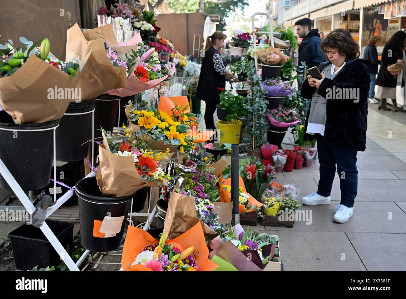 Flower stall along pedestrianized street selling flowers along Alameda ...