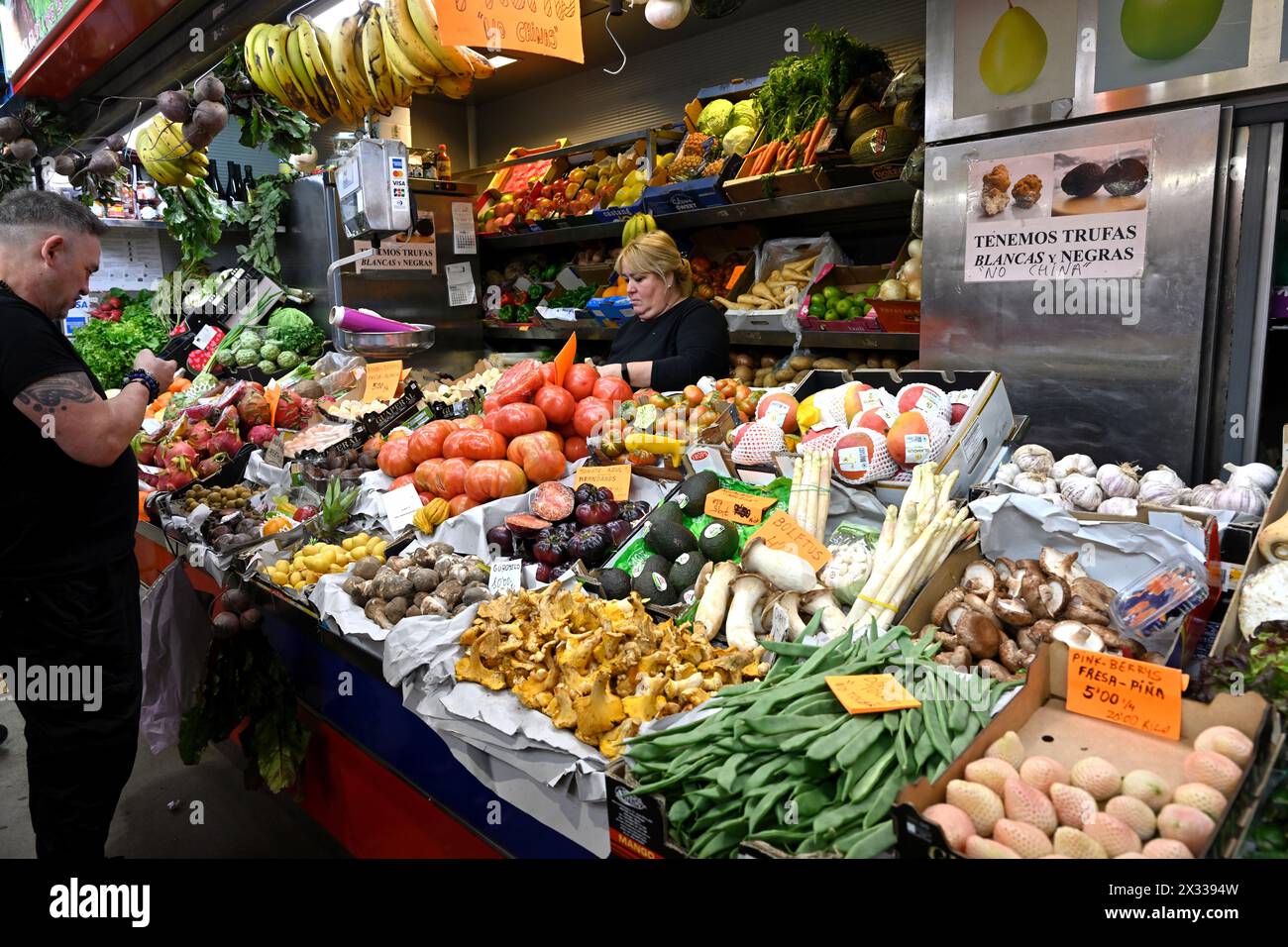 Fruit and vegetable stall with display of variety produce Stock Photo ...