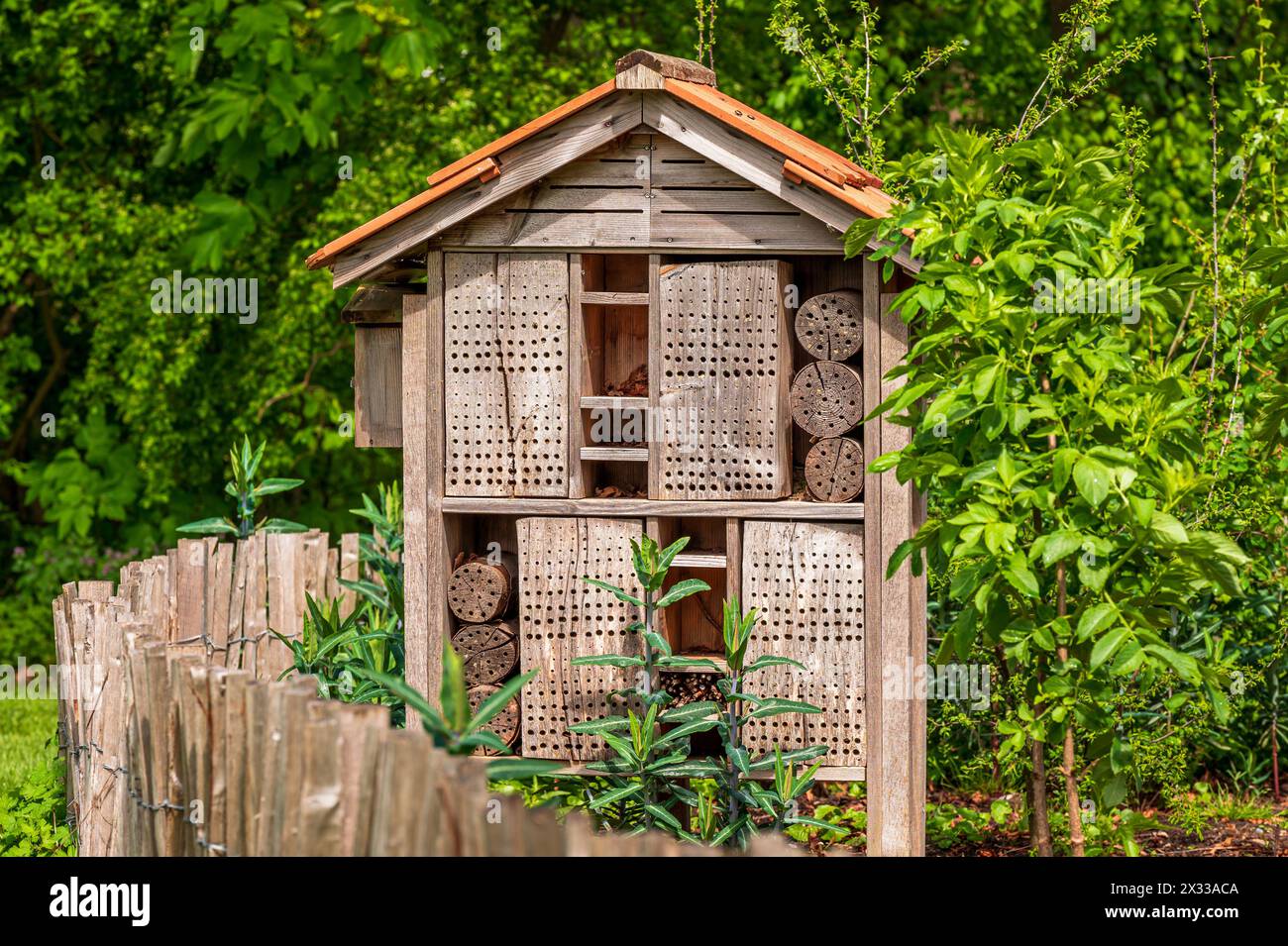 Wooden garden shelter hi-res stock photography and images - Alamy
